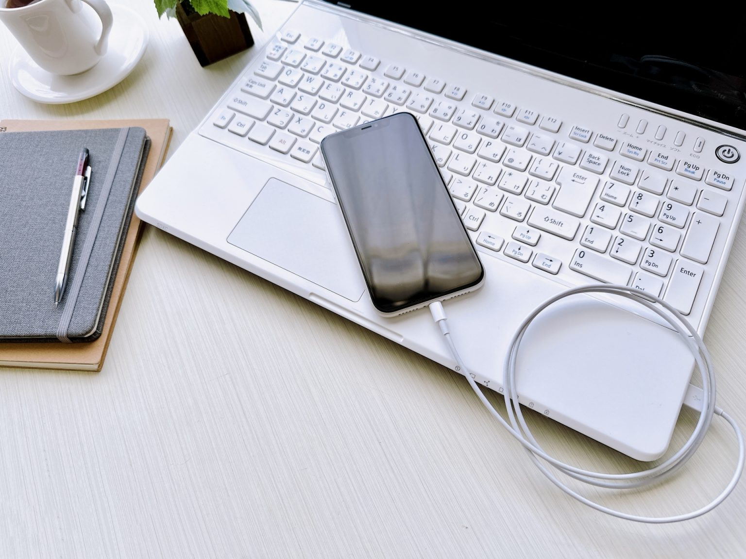 パソコンとスマホを接続して快適に！テザリング＆データ共有方法まとめ！ | SMART ENTA｜スマートエンタ